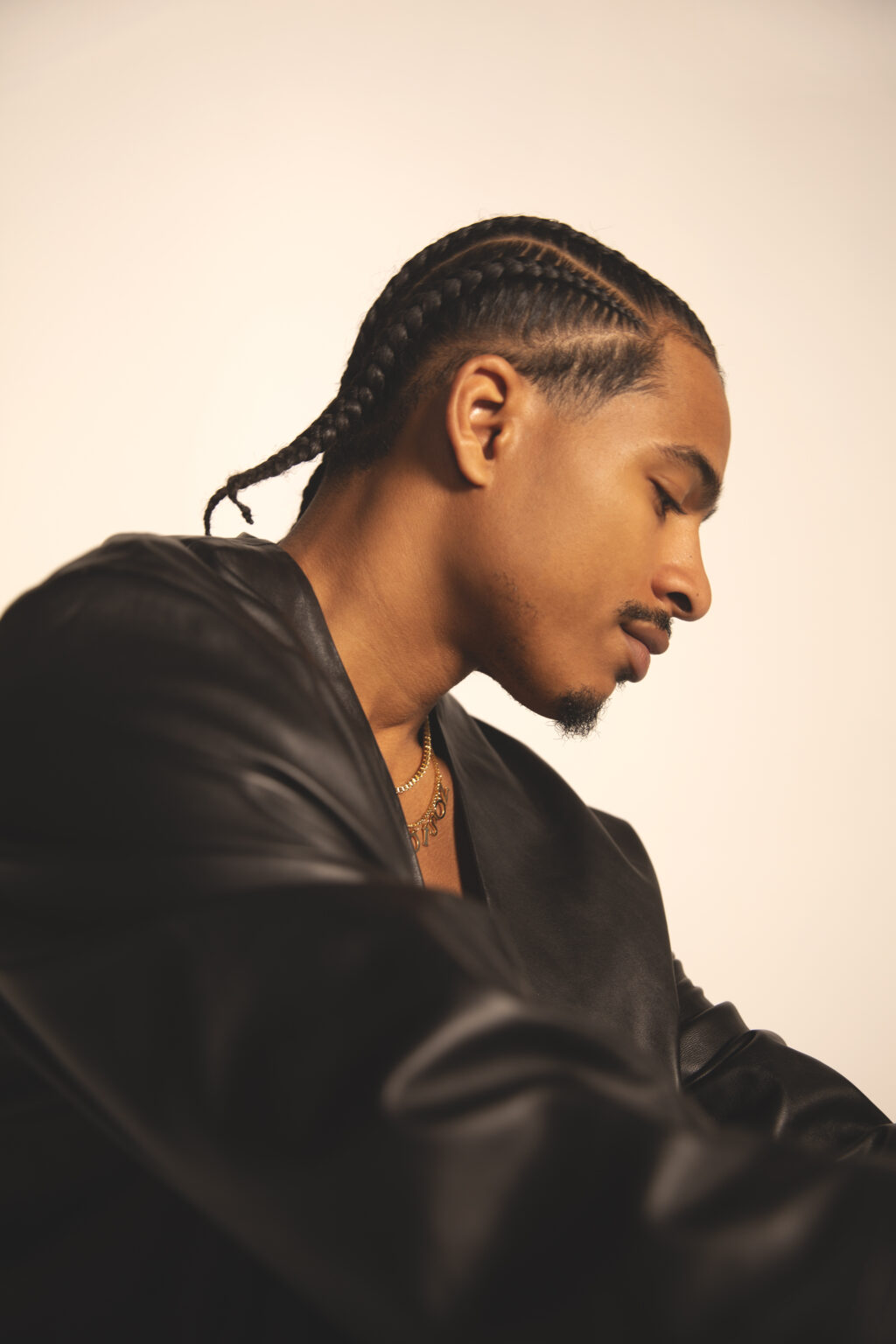 Arin Ray Announces 'Hello Poison Tour' Dates - Rated R&B