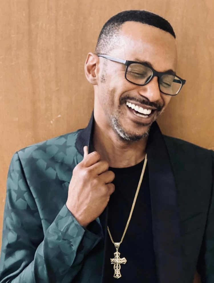 Usher Brings Out Tevin Campbell to Perform 'Can We Talk' at Las Vegas ...