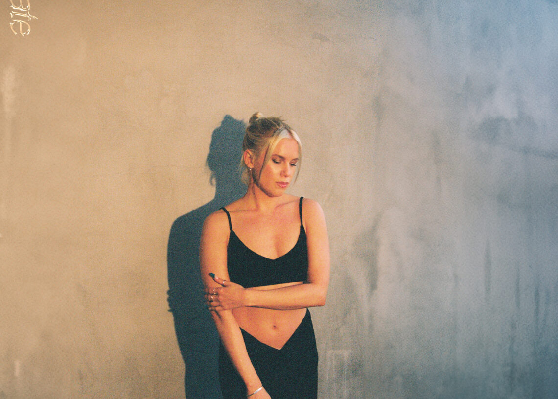 Grace Weber Is in 'A Beautiful Space' on Debut Album: Listen - Rated R&B