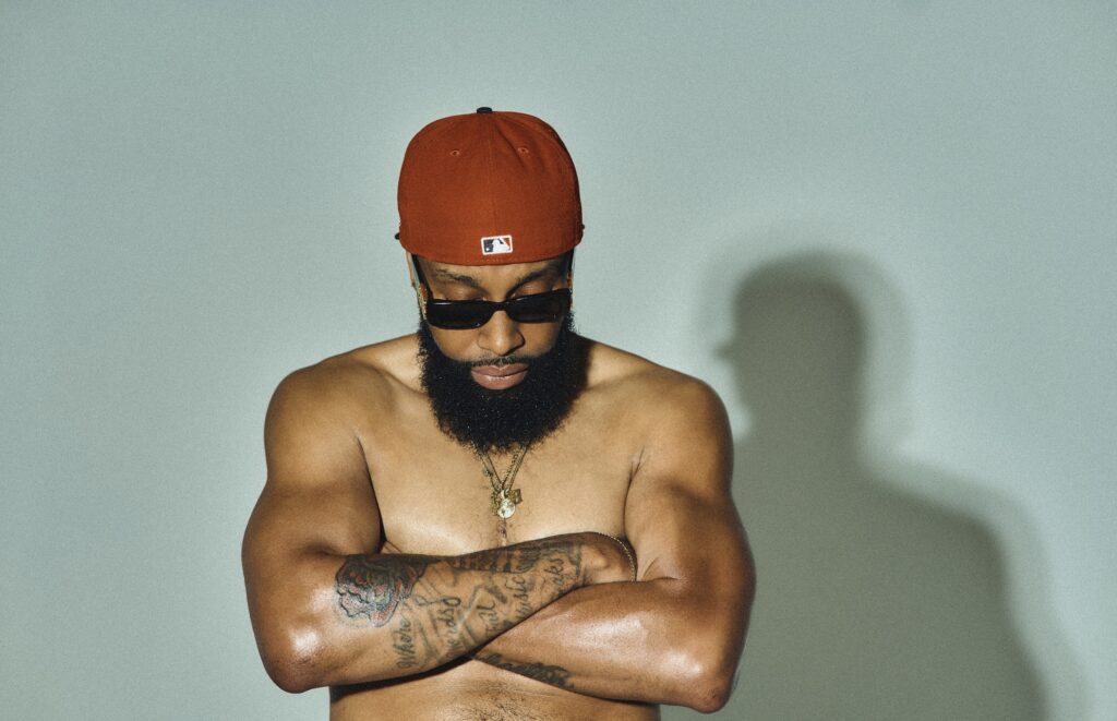 Kenyon Dixon Gets Sensual on 'Talk You Through It'